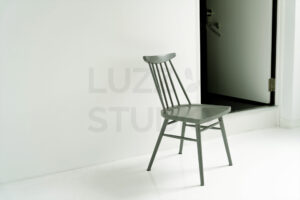 LUZZ STUDIO｜大阪本町・自然光・黒ホリ撮影スタジオ